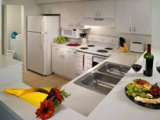 2 Br, 2 bath, Apartment 100 Bonaventure Boulevard