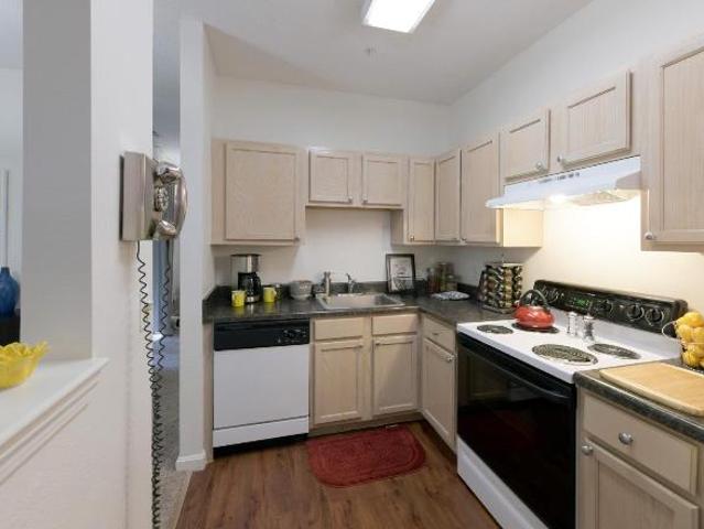 2 Br, 2 bath, Apartment 100 Crossing Drive