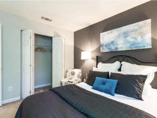 2 Br, 2 bath, Apartment 100 E Cameo Ln