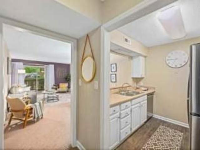 2 Br, 2 bath, Apartment 100 Hempstead Ct