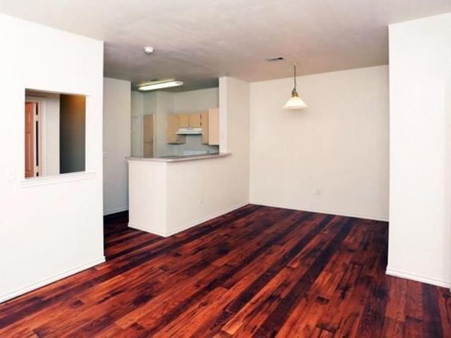 2 Br, 2 bath, Apartment 100 Highland Dr