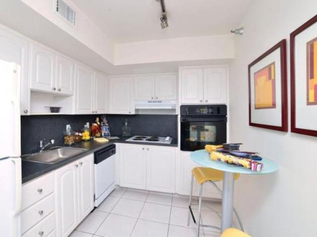 2 Br, 2 bath, Apartment 100 Kings Point Dr