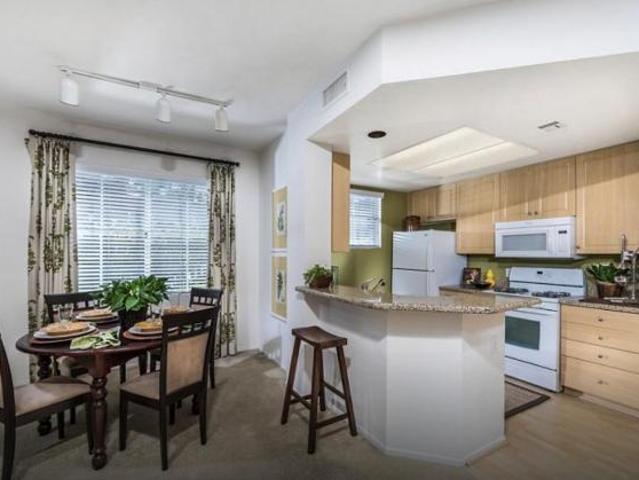 2 Br, 2 bath, Apartment 100 Robinson Dr