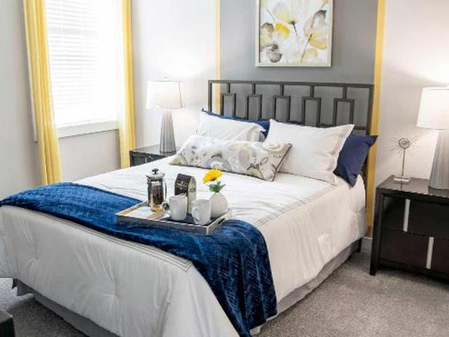 2 Br, 2 bath, Apartment 1010 N Knollwood Dr