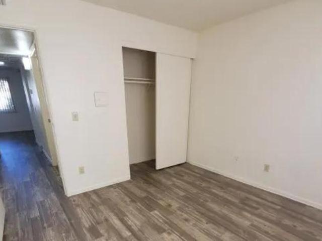 2 Br, 2 bath, Apartment 1015 E University Dr