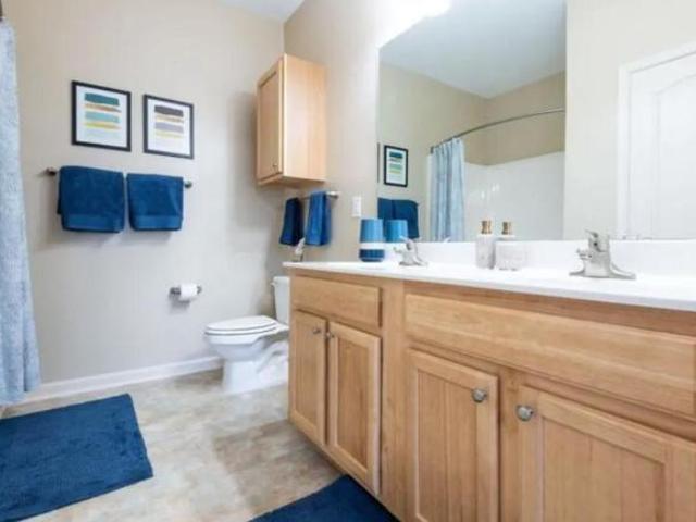 2 Br, 2 bath, Apartment 101 Carden Pl