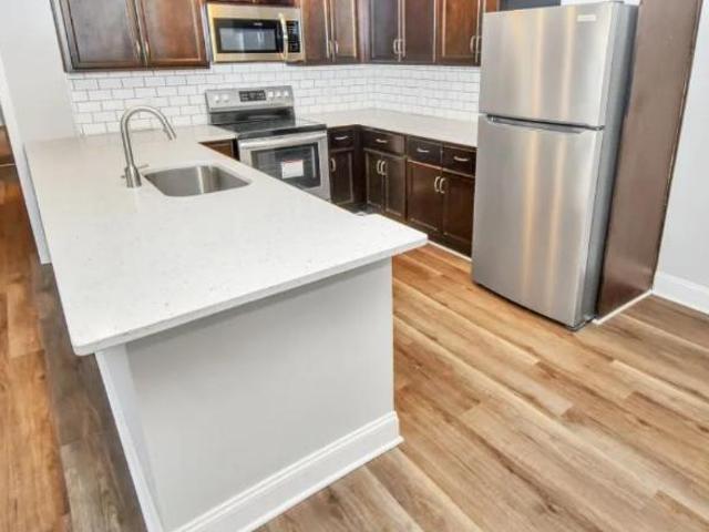 2 Br, 2 bath, Apartment 101 Halton Dr