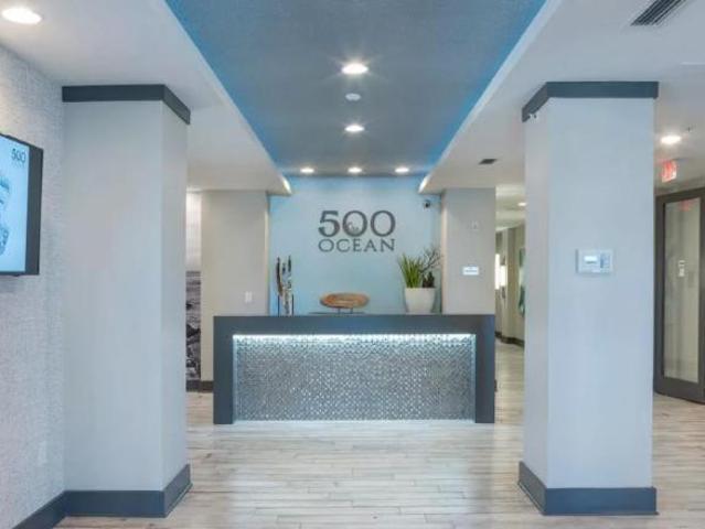 2 Br, 2 bath, Apartment 101 S Federal Highway