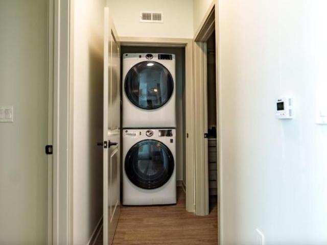 2 Br, 2 bath, Apartment 101 W Main St