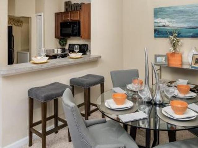 2 Br, 2 bath, Apartment 10200 Crichton St