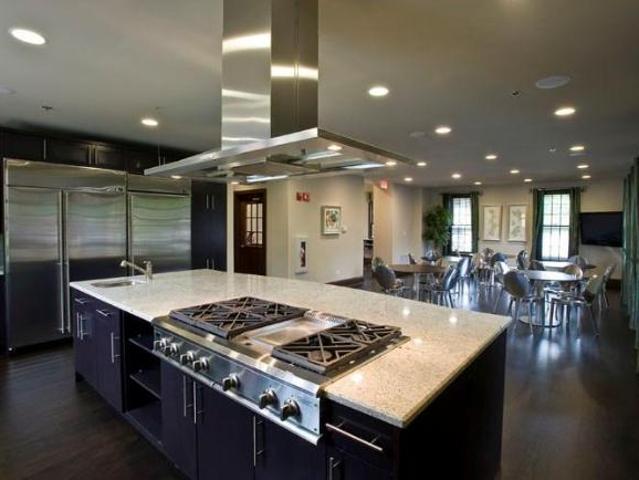 2 Br, 2 bath, Apartment 1024 North Plum Grove Rd