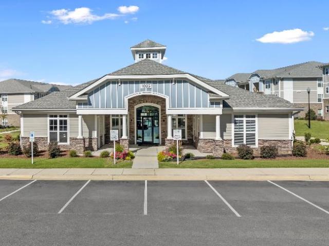 2 Br, 2 bath, Apartment 1025 Hirschfeld Dr