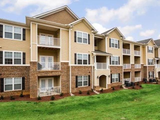 2 Br, 2 bath, Apartment 102 Village Dr