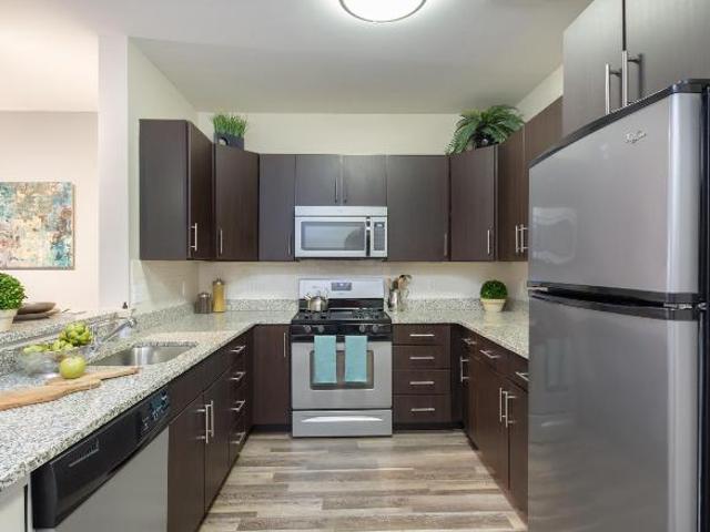 2 Br, 2 bath, Apartment 10 Burlington Avenue