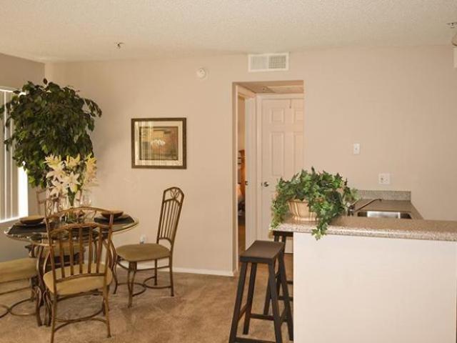 2 Br, 2 bath, Apartment 10 E Bell Rd