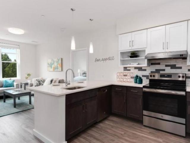 2 Br, 2 bath, Apartment 10 Park Row West