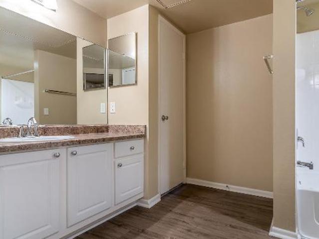 2 Br, 2 bath, Apartment 11505 Windcrest Ln