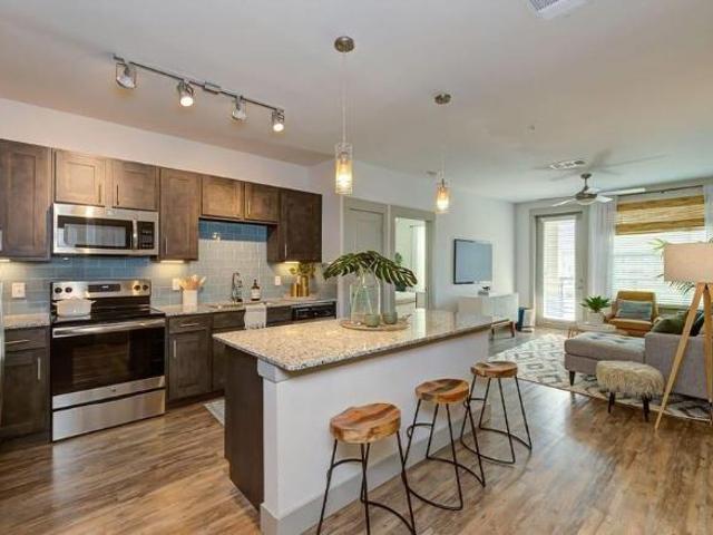 2 Br, 2 bath, Apartment 1160 Montgomery Blvd