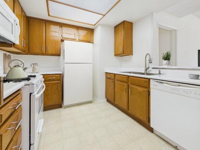2 Br, 2 bath, Apartment 11641 Valley Spring Lane