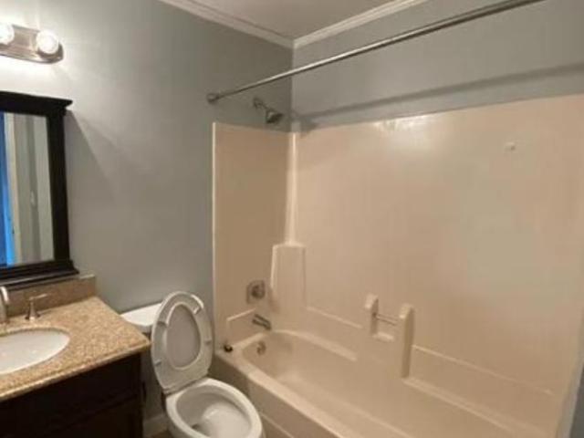 2 Br, 2 bath, Apartment 1166 Booth Rd