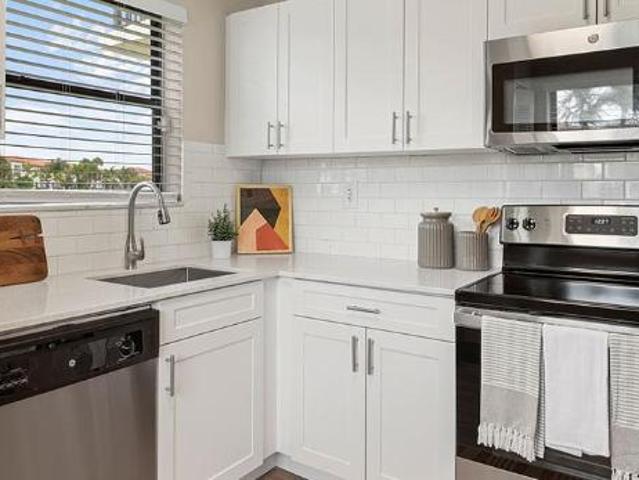 2 Br, 2 bath, Apartment 11801 Pembroke Road