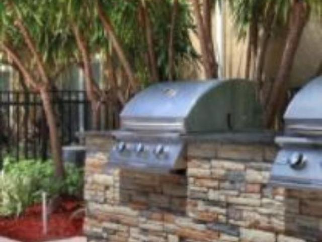 2 Br, 2 bath, Apartment 11900 Valencia Gardens Avenue