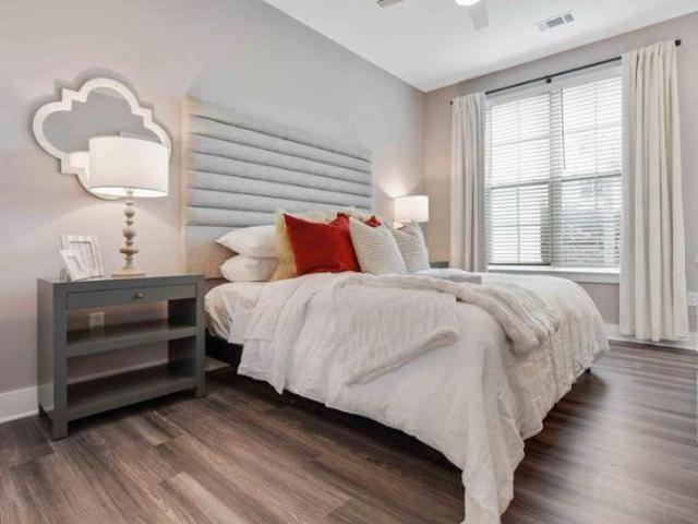 2 Br, 2 bath, Apartment 11936 N Community House Rd