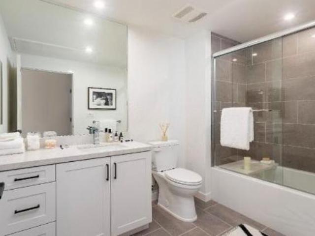 2 Br, 2 bath, Apartment 11950 W Erwin St