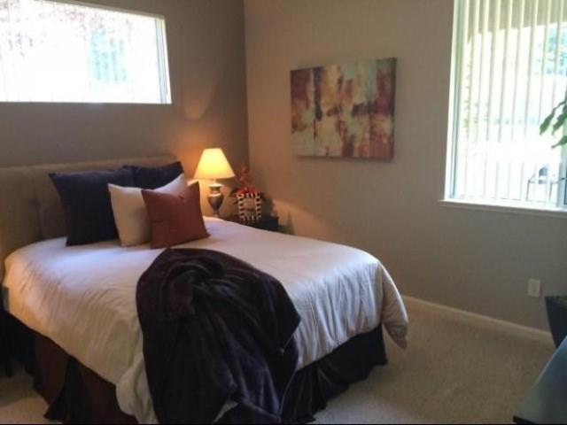 2 Br, 2 bath, Apartment 1100 Roseville Pkwy