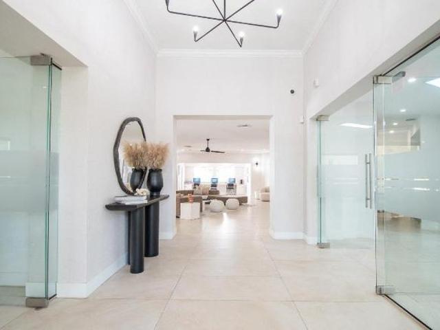 2 Br, 2 bath, Apartment 11033 N Kendall Dr