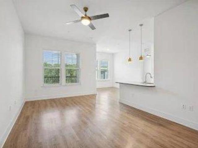 2 Br, 2 bath, Apartment 1105 Sunset Crst Ln