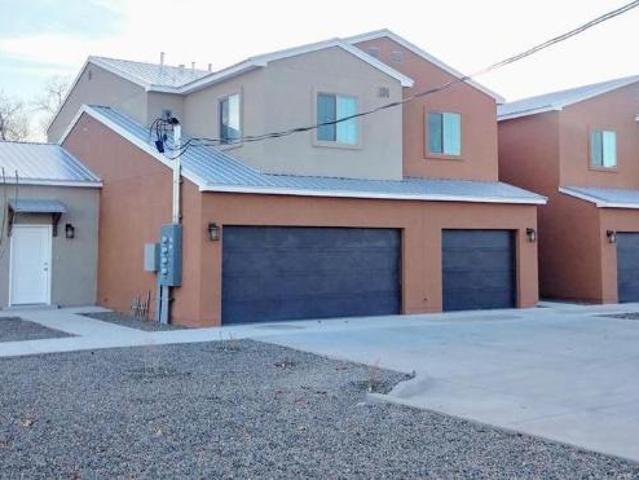 2 Br, 2 bath, Apartment 1106 Griegos Road NW