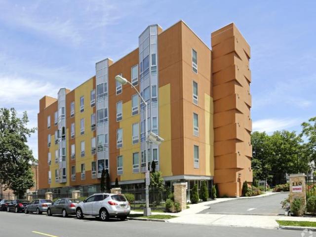 2 Br, 2 bath, Apartment 110 Halsted Street