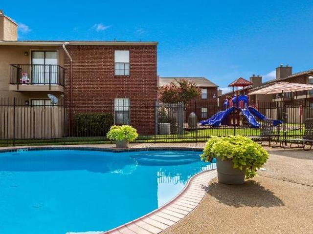 2 Br, 2 bath, Apartment 110 Sierra Grande St