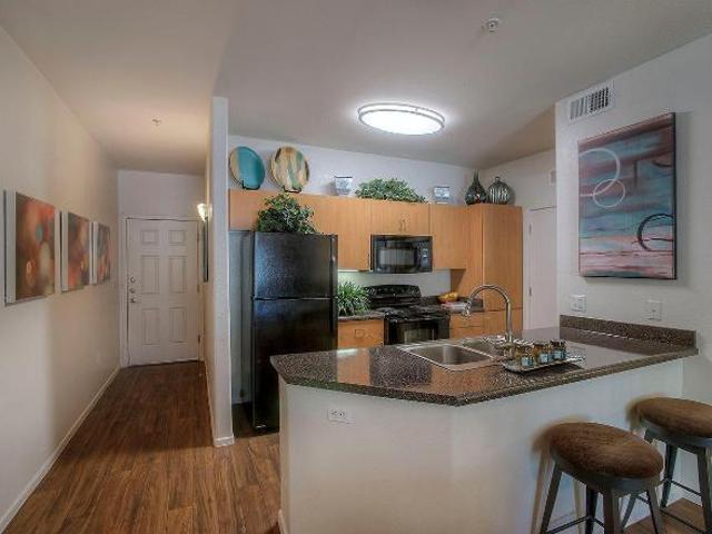 2 Br, 2 bath, Apartment 110 W Bell Rd