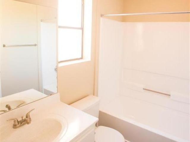 2 Br, 2 bath, Apartment 1111 E Brown Road