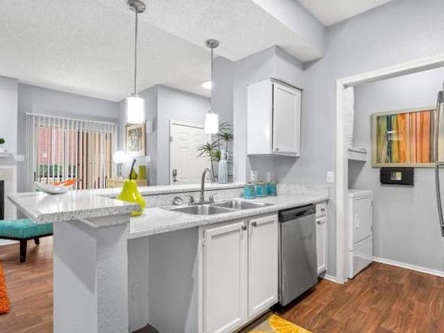 2 Br, 2 bath, Apartment 1127 Hidden Ridge