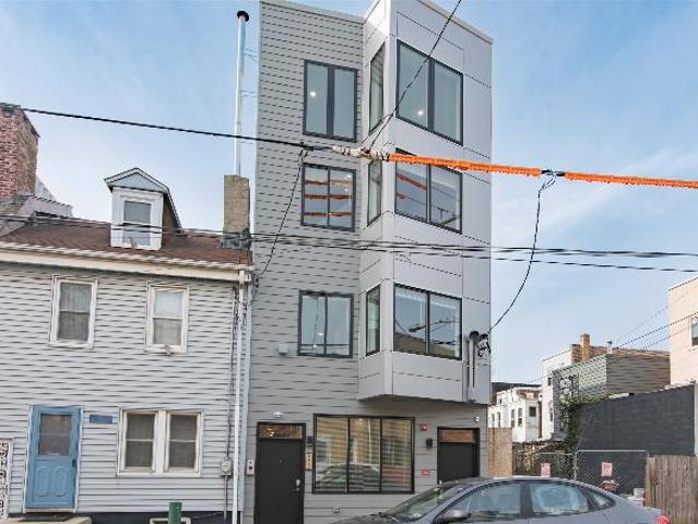 2 Br, 2 bath, Apartment 1124 East Berks Street