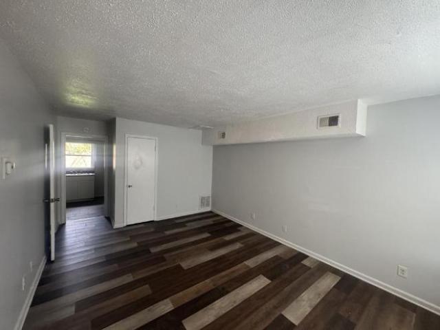 2 Br, 2 bath, Apartment 1133 Conley St