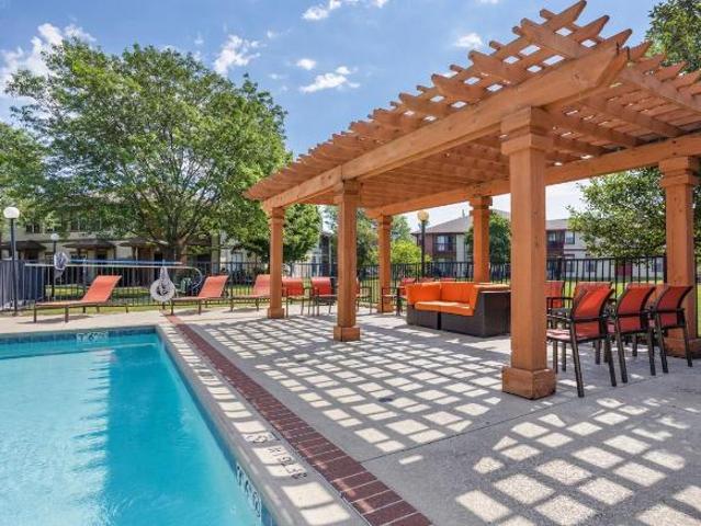 2 Br, 2 bath, Apartment 1240 W Indian Trail