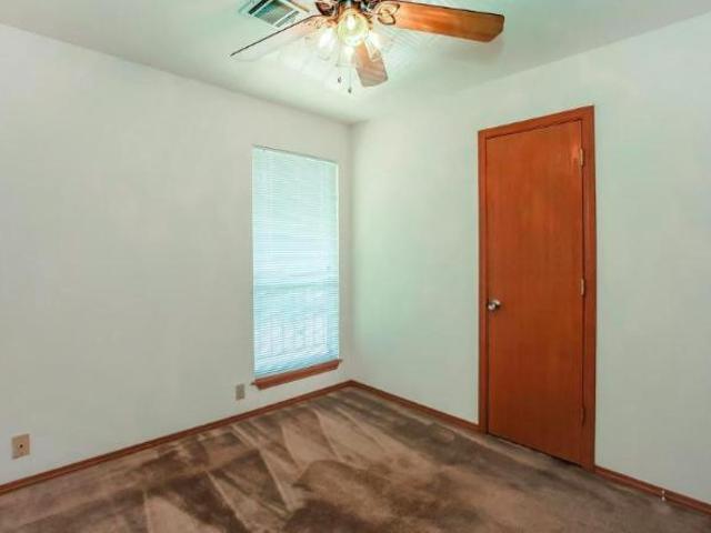 2 Br, 2 bath, Apartment 1250 N Air Depot Blvd