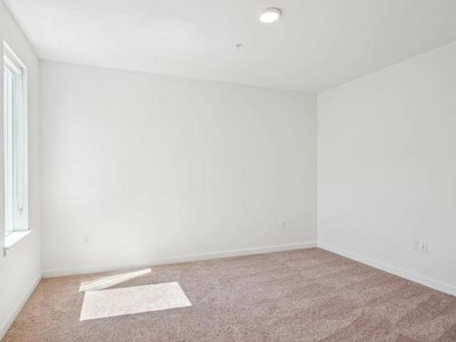 2 Br, 2 bath, Apartment 1250 NE Compton Dr