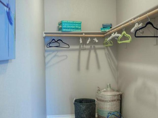 2 Br, 2 bath, Apartment 125 S Alma School Rd