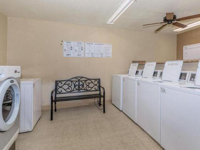2 Br, 2 bath, Apartment 125 S Dobson Rd