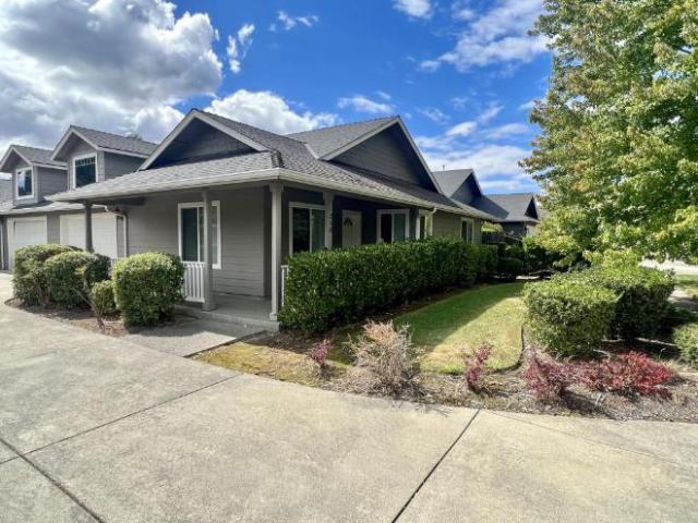 2 Br, 2 bath, Apartment 1268 SW Sun Glo Dr