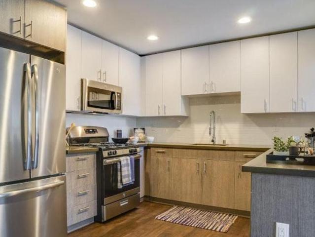 2 Br, 2 bath, Apartment 12700 Bloomfield Ave