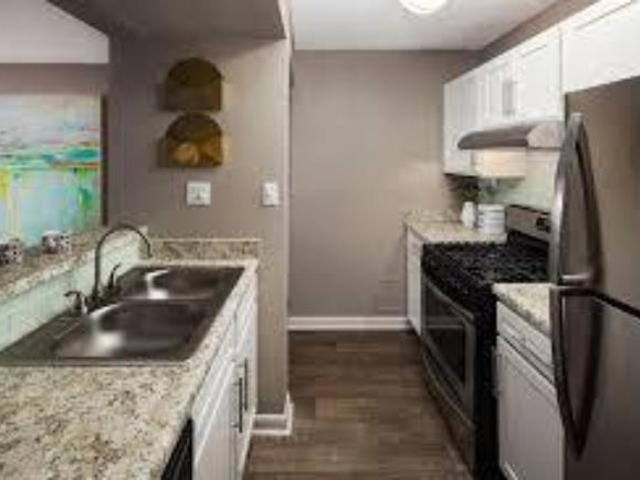 2 Br, 2 bath, Apartment 1275 Cunningham Rd SW
