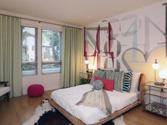 2 Br, 2 bath, Apartment 12855 Runway Road
