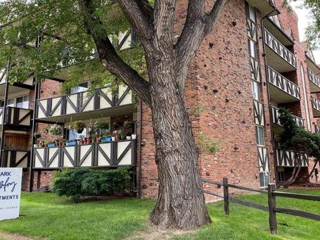 2 Br, 2 bath, Apartment 129 Bonfoy Avenue