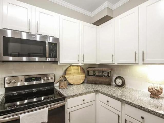 2 Br, 2 bath, Apartment 12000 Sweet Pl